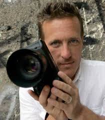 Vivere e Lavorare Viaggiando: La Storia di Scott Schuman